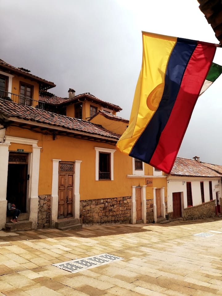 Stylish Loft In Historic House – Work & Explore - Bogota