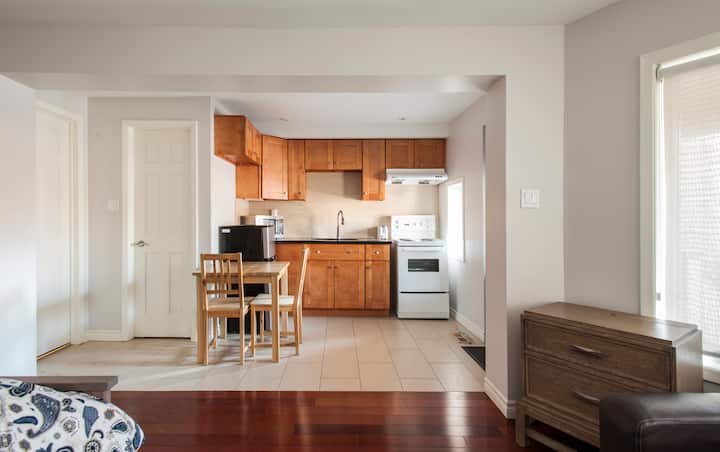 1f Downtown New Clean Bachelor Unit - Toronto