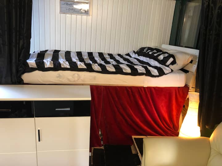 Rustikales Zimmer In Kleiner Blockhütte Im Grünen - Scheeßel