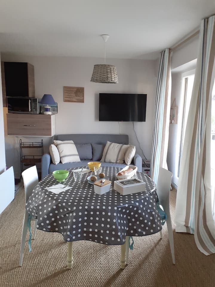 Les 3 Mâts, Studio Meublé à  100 M De La Plage. - Cabourg