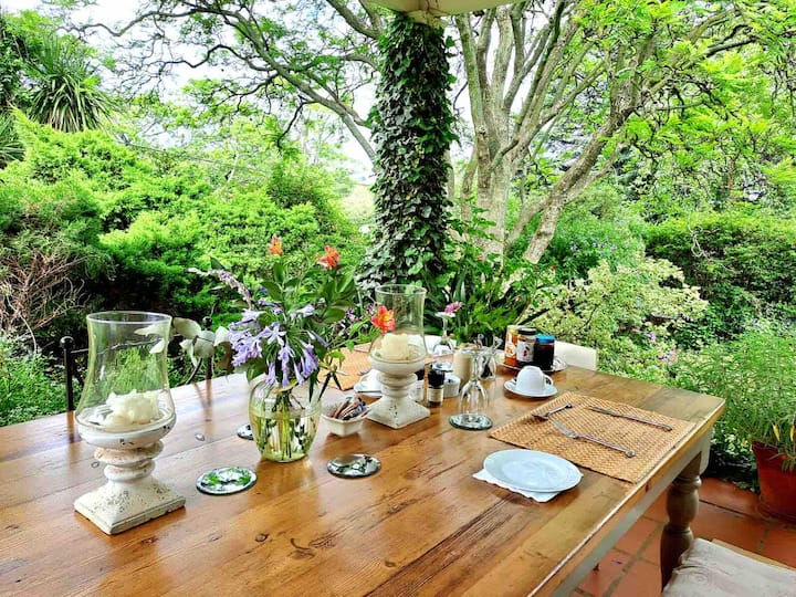 Remote Corner B&b , Parkview - Johannesburg