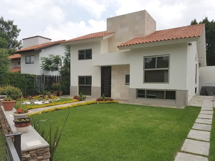 Beautiful, Gated And Comfortable Home - León, Mexico