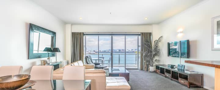 Spacious Executive Apartmt, Great Views! Location - Auckland