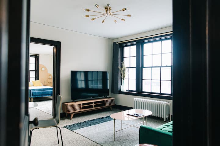 Downtown Historic 2 Br Unit O. - Kohl Center