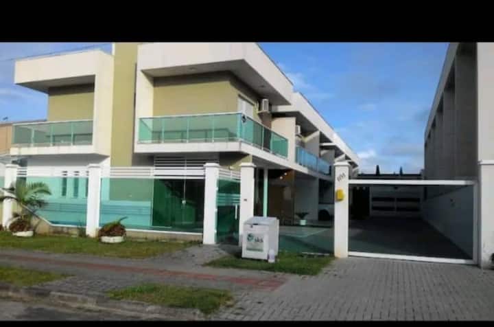 Sobrado Duas Quadras Da Praia - Guaratuba