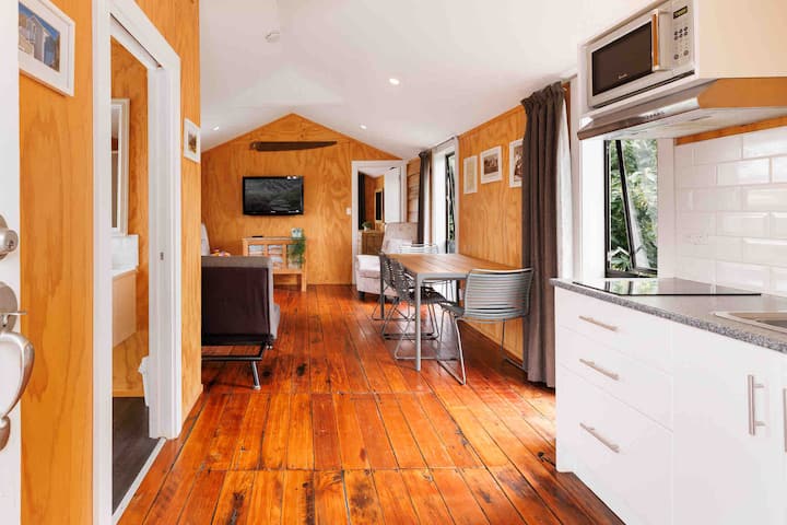 Historic Barn Loft - Private & Spacious - Tauranga