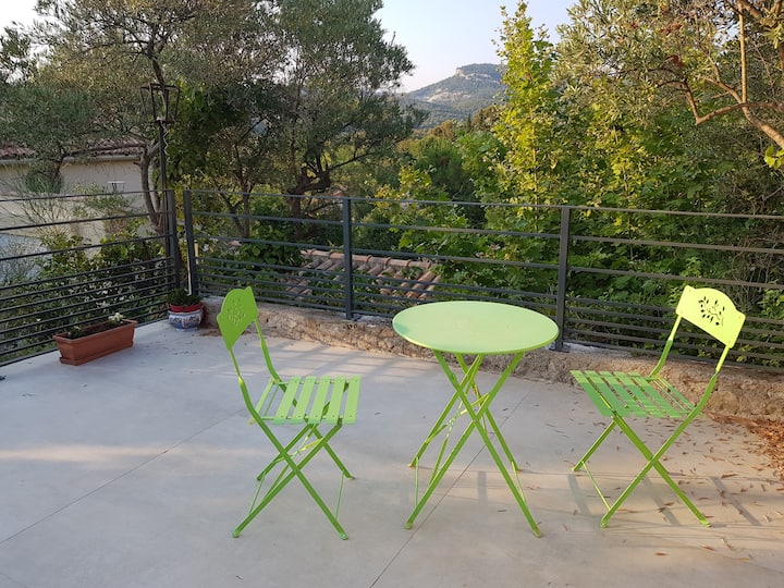 Studio De Charme A Cassis Tout Confort - Plage du Bestouan