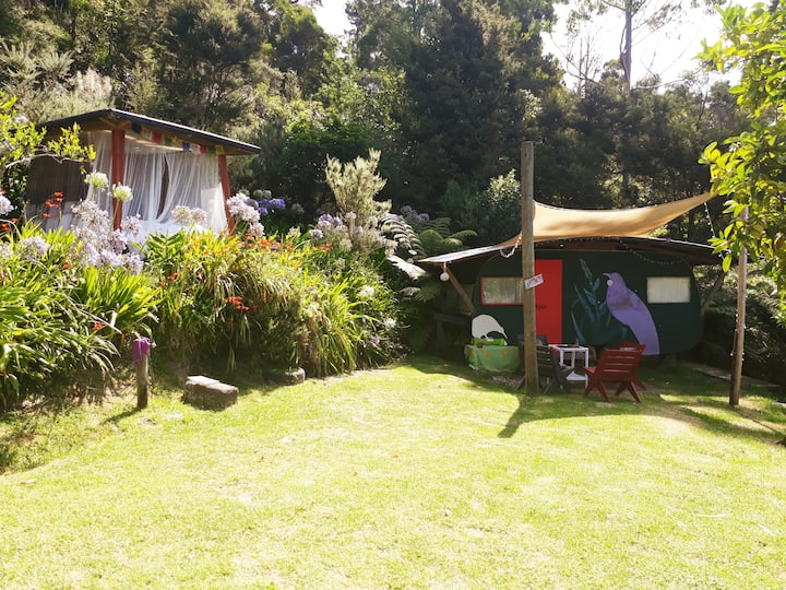 Private Caravan With Stunning Views - Tapu