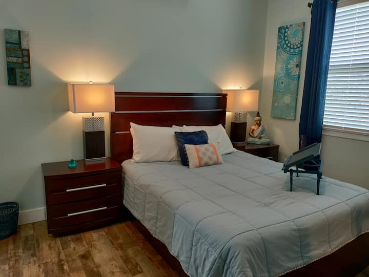 Indigo Suite: Lakeside Naples, Fl. Private Bath! - Naples, FL