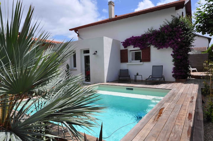 Villa Rya, Piscine Chauffée, Proche Commerces - Anglet