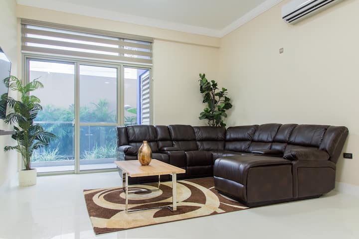 Everald's Affordable Luxurious Apartment - 킹스톤