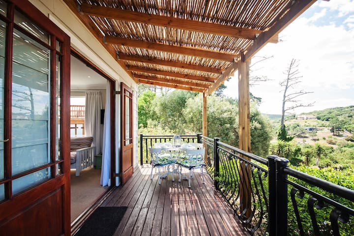 🏝 Pool Studio With Stunning Valley And Sea Views! - Port Elizabeth