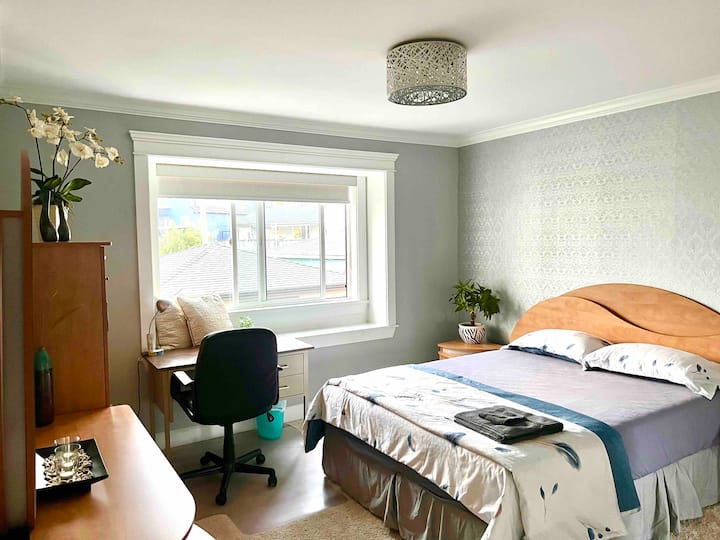 Transit Friendly, Large Private Ensuite Room. - Vancouver