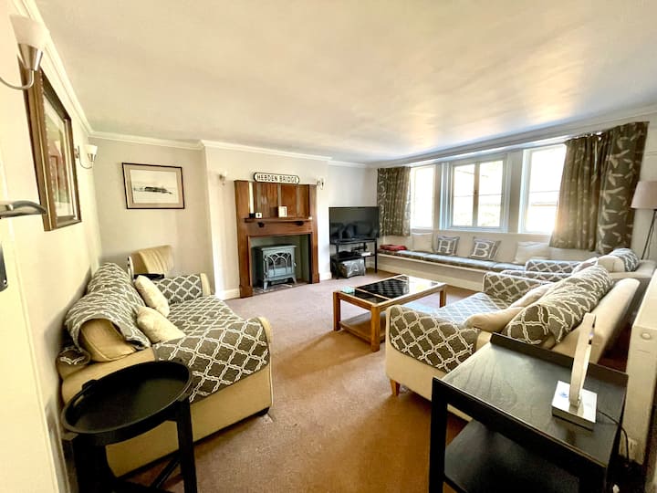 Luxury Hebden Bridge Apartment With River Views - Hebden Bridge
