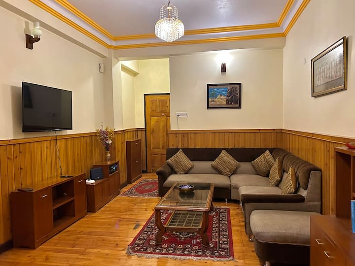 Himalayan Retreat (Mountain & City View) - Darjeeling