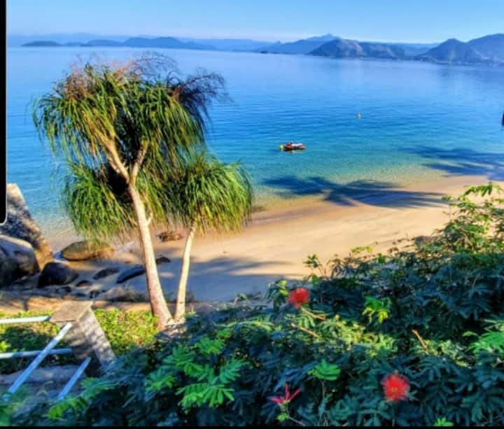 Linda Casa Com Praia Privativa Em Angra - Angra dos Reis
