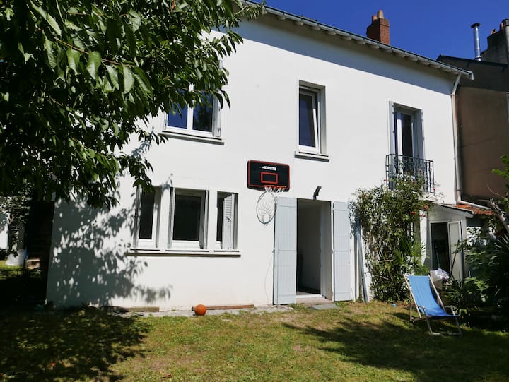 Studio Independant En Rdc De Maison Nantaise. - Nantes