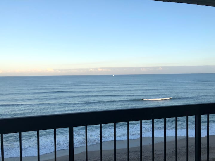 Beachfront Condo In Hutchinson Island - Jensen Beach, FL