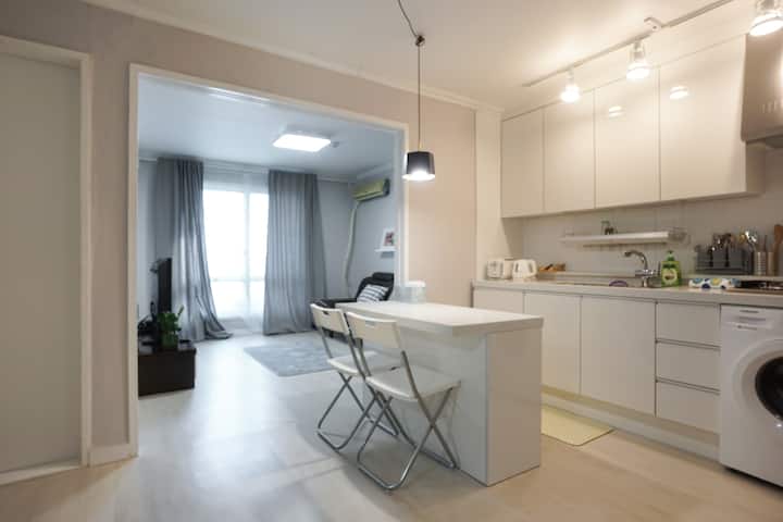 2 Bed Room Excellent Flat In Suwon City - Zuid-Korea
