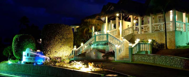 The Tropical Hotel: Sleeps 2-4, All-inclusive - Puerto Plata