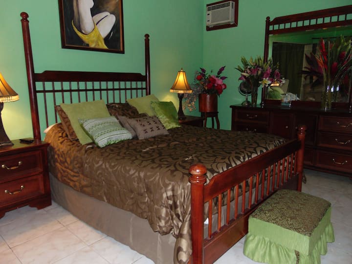 Casa Lima B&b Honeymoon (With Free Breakfast) - San José, Costa Rica