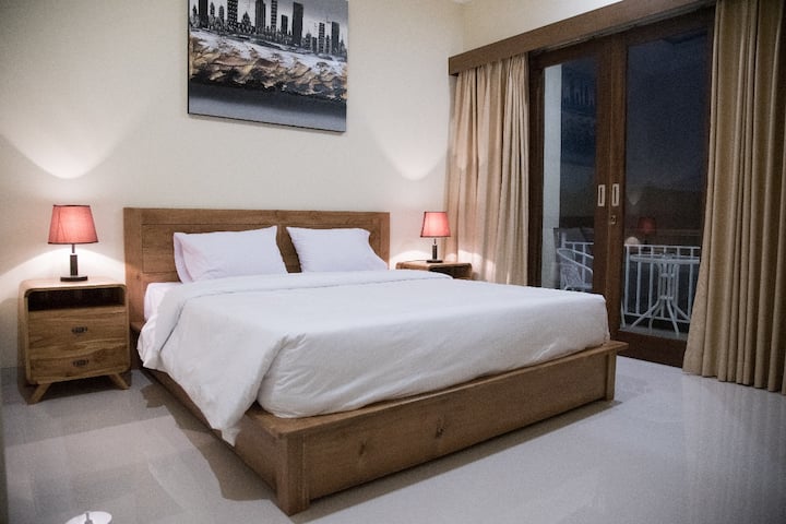 Manu Guesthouse With A Privat Balcony Room - Canggu