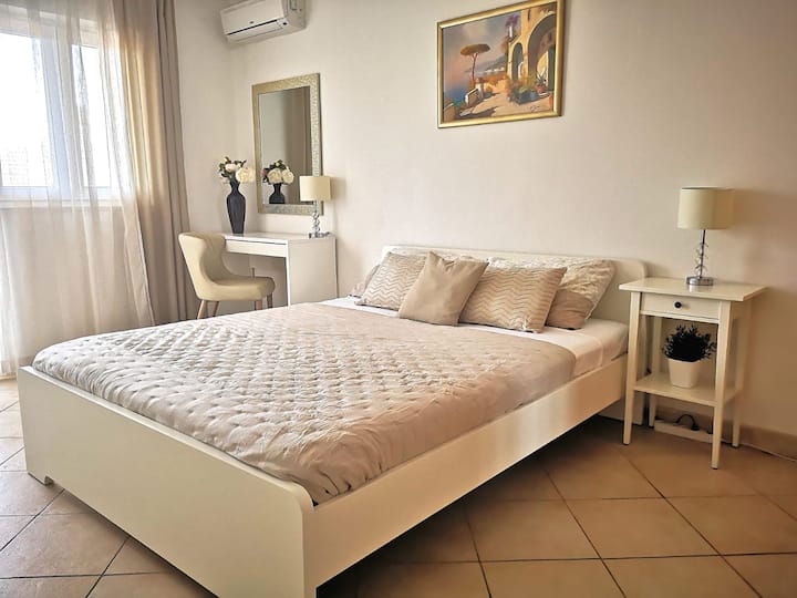 Beautiful Apartment 3 Min From Beach - Okrug Gornji