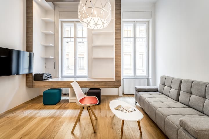 Stylish 3br/3 Bathroom Flat By Danube, City Center - Budapest