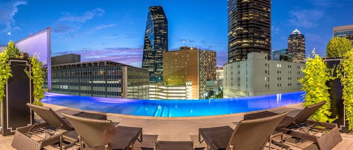 Walk Score Is 96! , Free Parking, Stunning Views - Dallas, TX