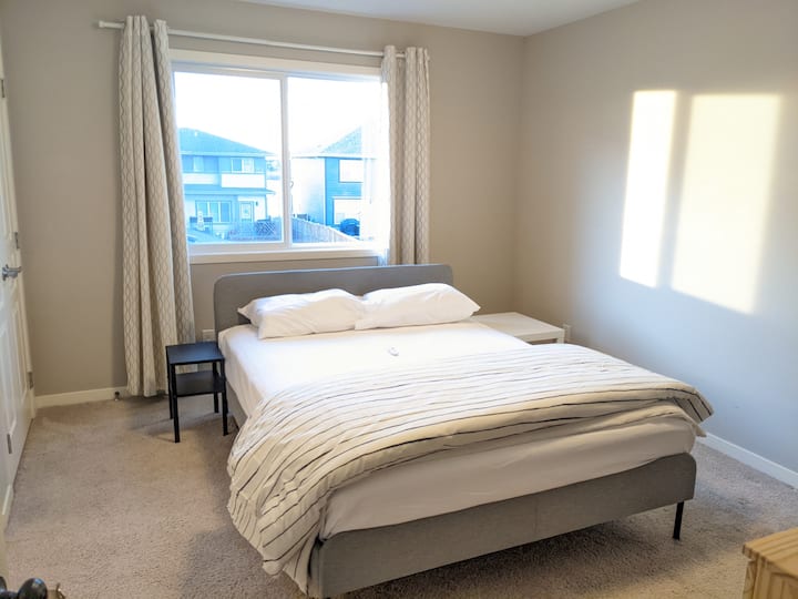 Mahogany Peace Ensuite+ A/c - Alberta