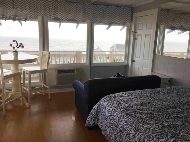 By The Sea - Spectacular Views Of Bay #21 - Truro, MA