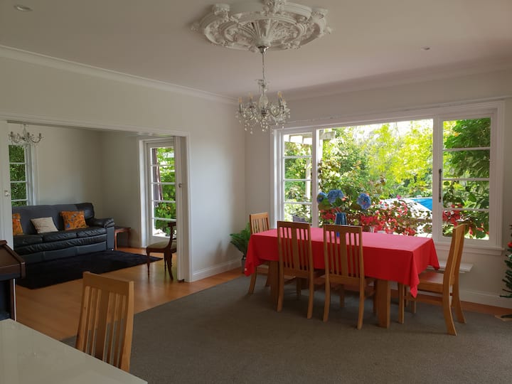 Monck's Bay Retreat - New Zealand