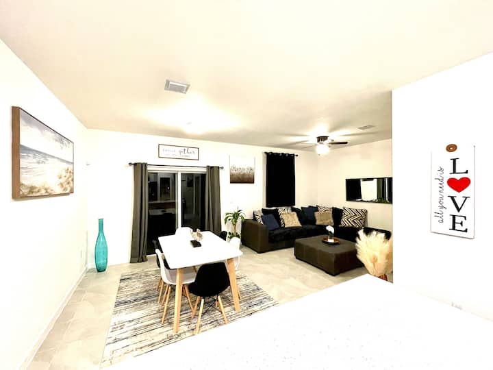 Modern Brand New Home Near Everglades And The Keys - Florida City, FL