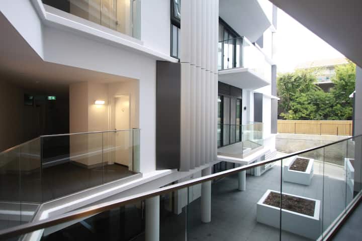 Beautiful Upmarket Apartment - Canberra