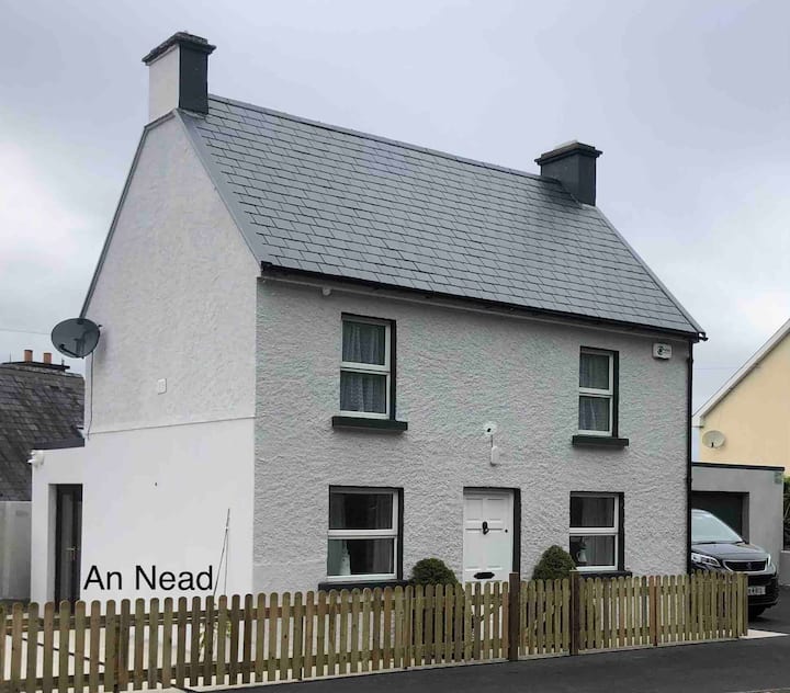 Quaint Village Setting, Centrally Located. - Carrick-On-Suir