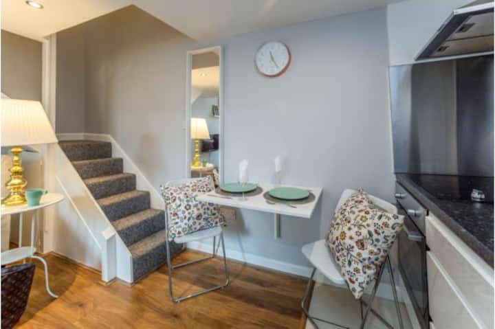 Entire Flat To Rent. Central. Modern. Renovated. -