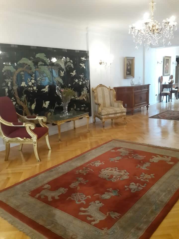 Luxury Hideaway. Elegant Design Prime Location - Cairo