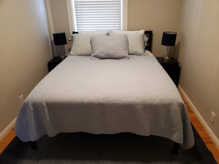 Cozy One Bedroom Apt In Downtown Fairfax - Fairfax, CA