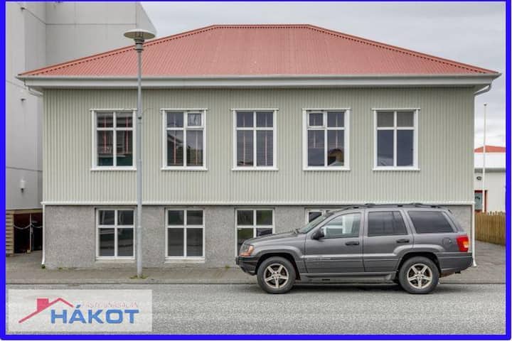 Large Bedroom With A Private Entrance - Iceland