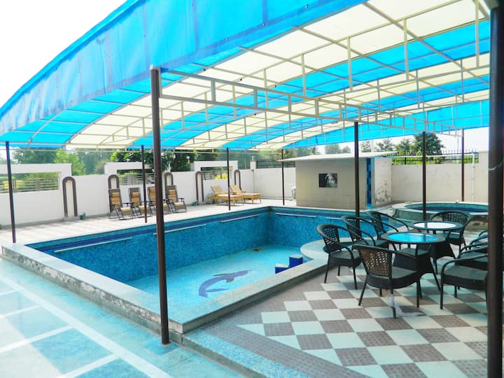 Private Room With Pool Kitchen & Garden - Amritsar