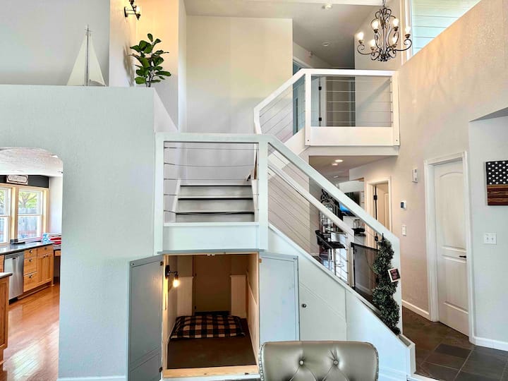 5 O’clock Somewhere - Pool / Conveniently Located - Vacaville, CA