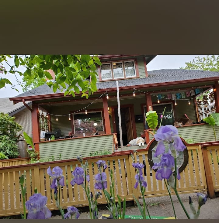 Craftsman Home. Historic Whiteaker Neighborhood. - Eugene, OR
