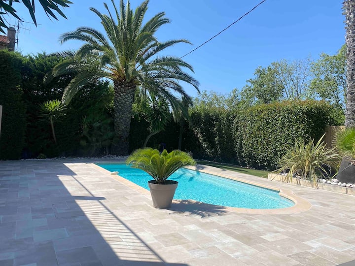 Aux Portes De De St-tropez Chambre Et Piscine - Saint-Tropez