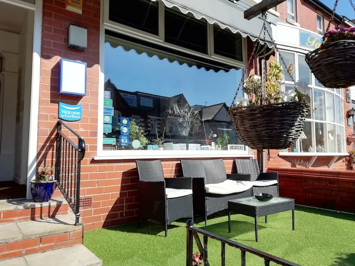 The Penrhyn. Double Room - Blackpool