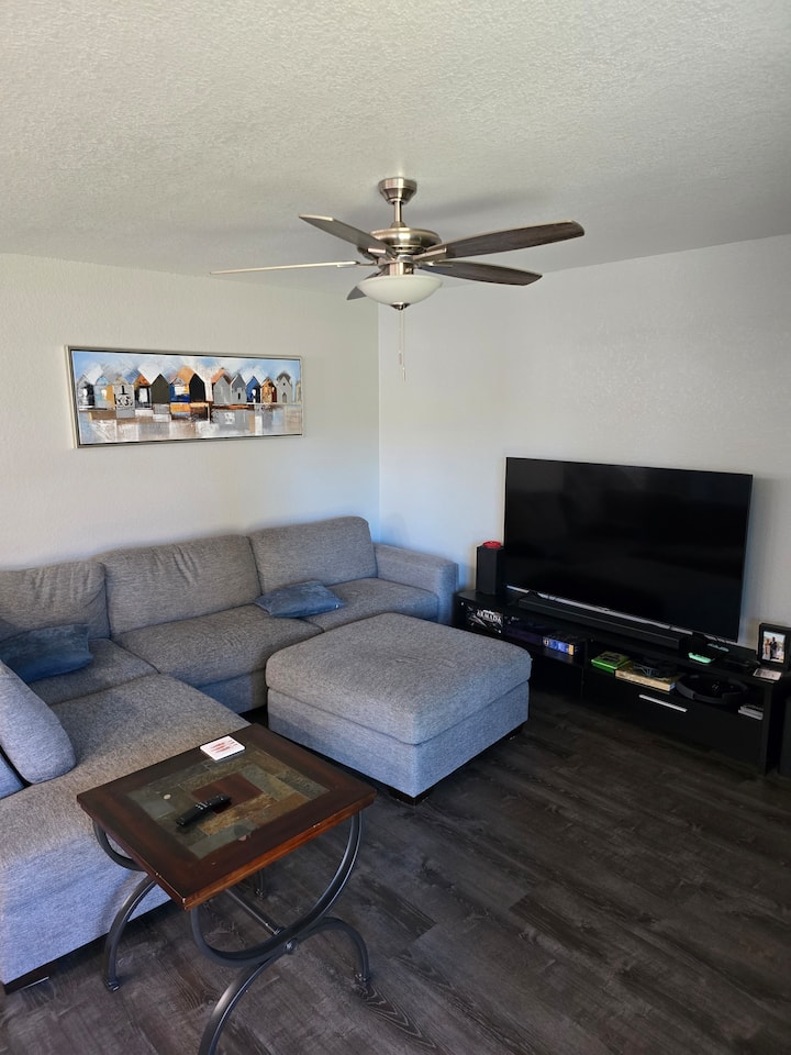 Furnished Room For Rent In Furnished Home - Santa Rosa, CA