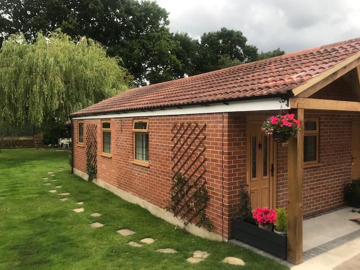 Peach Cottage Private 1 Bed Apartment Near Gatwick - East Sussex