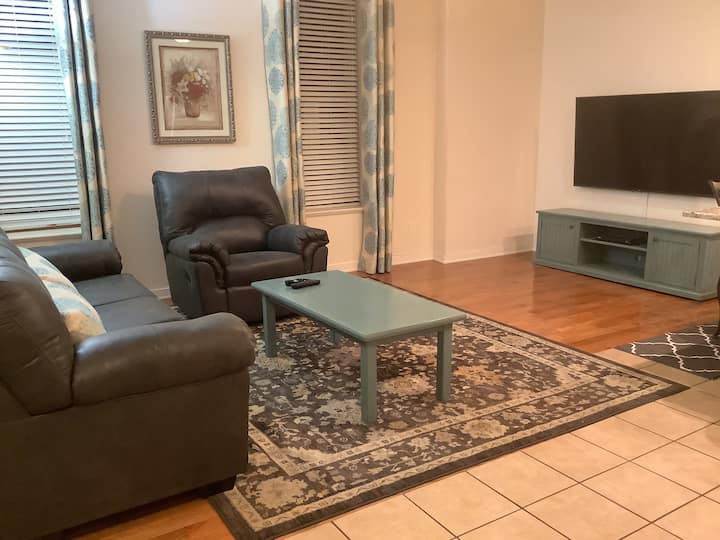 Spacious Apartment In Down Town Petersburg - Petersburg, VA