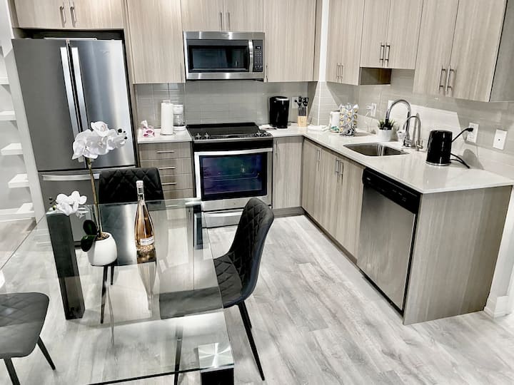 Condo 2bedroom 2bath Spacious Vaughan Parking - Vaughan