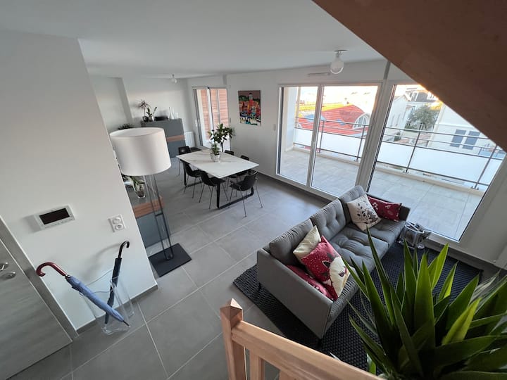 T3 Duplex Climatisé Vue Mer De 80 M2  Avec Box - Marseille