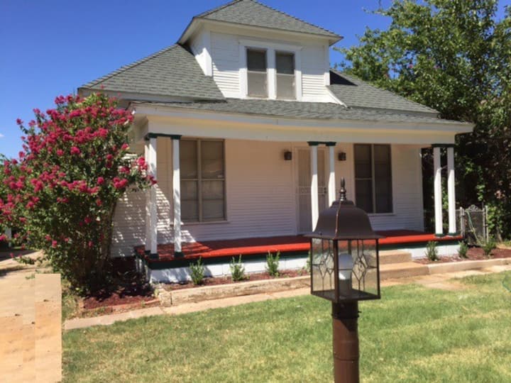 Prairie Schoolhouse Inn - Oklahoma City